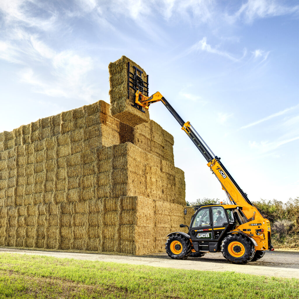Lamma debut for new Loadall telehandlers | News from AA Farmer